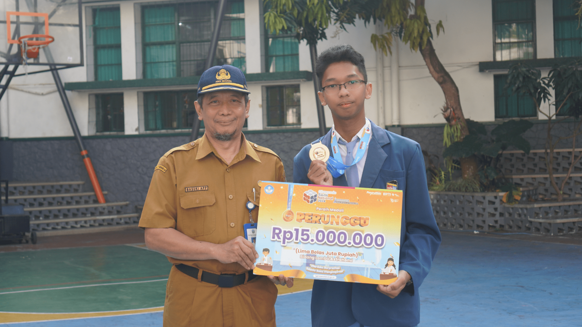 Muhammad Labib Persembahkan Medali Untuk SMA N 1 Malang Pada Olimpiade ...